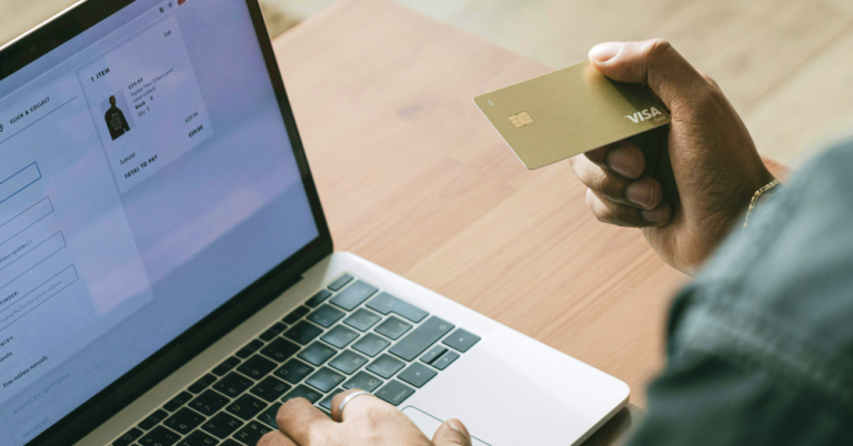What Is Flat Rate Shipping? Meaning, Benefits & Examples